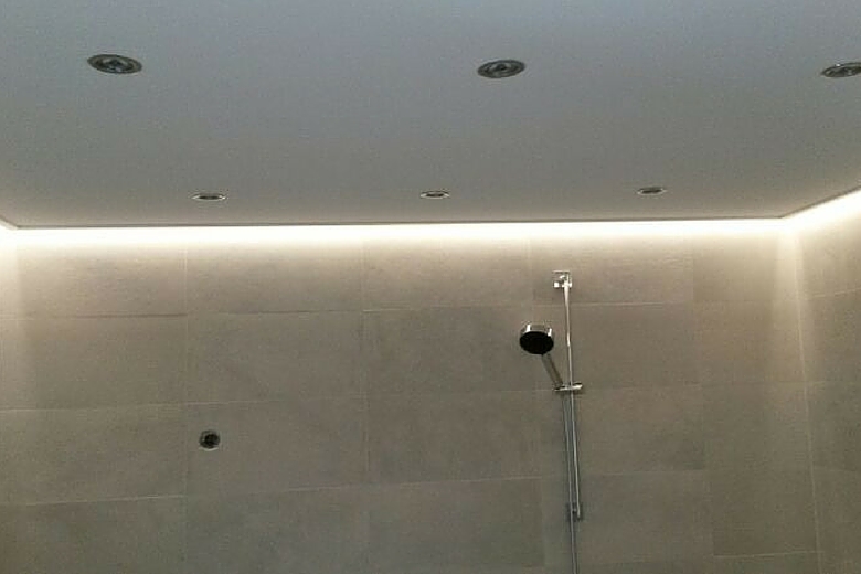 Ruban LED pour douche : ambiance lumineuse, étanchéité et confort moderne